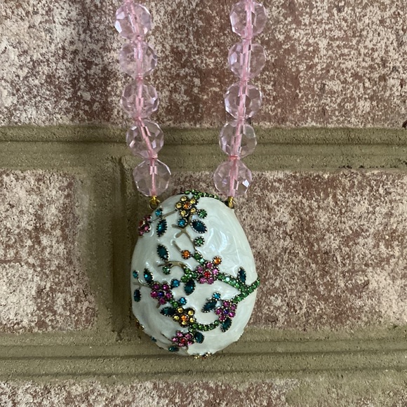 Heidi Daus | Jewelry | Heidi Daus Pink Crystal Necklace Egg Pendant ...